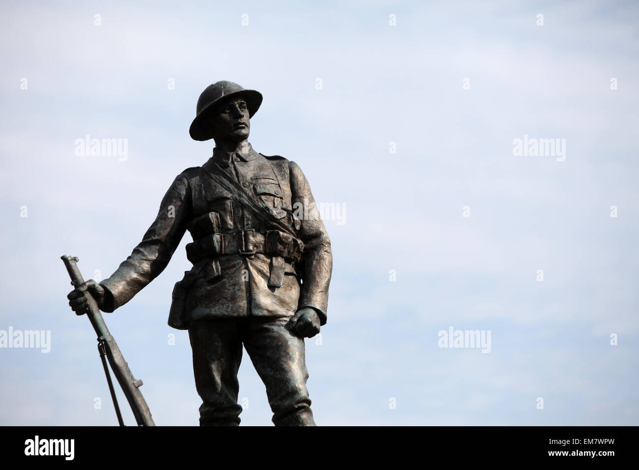 Winchester WW1 Rifleman Statue, Kings Royal Rifle Corps Memorial ...