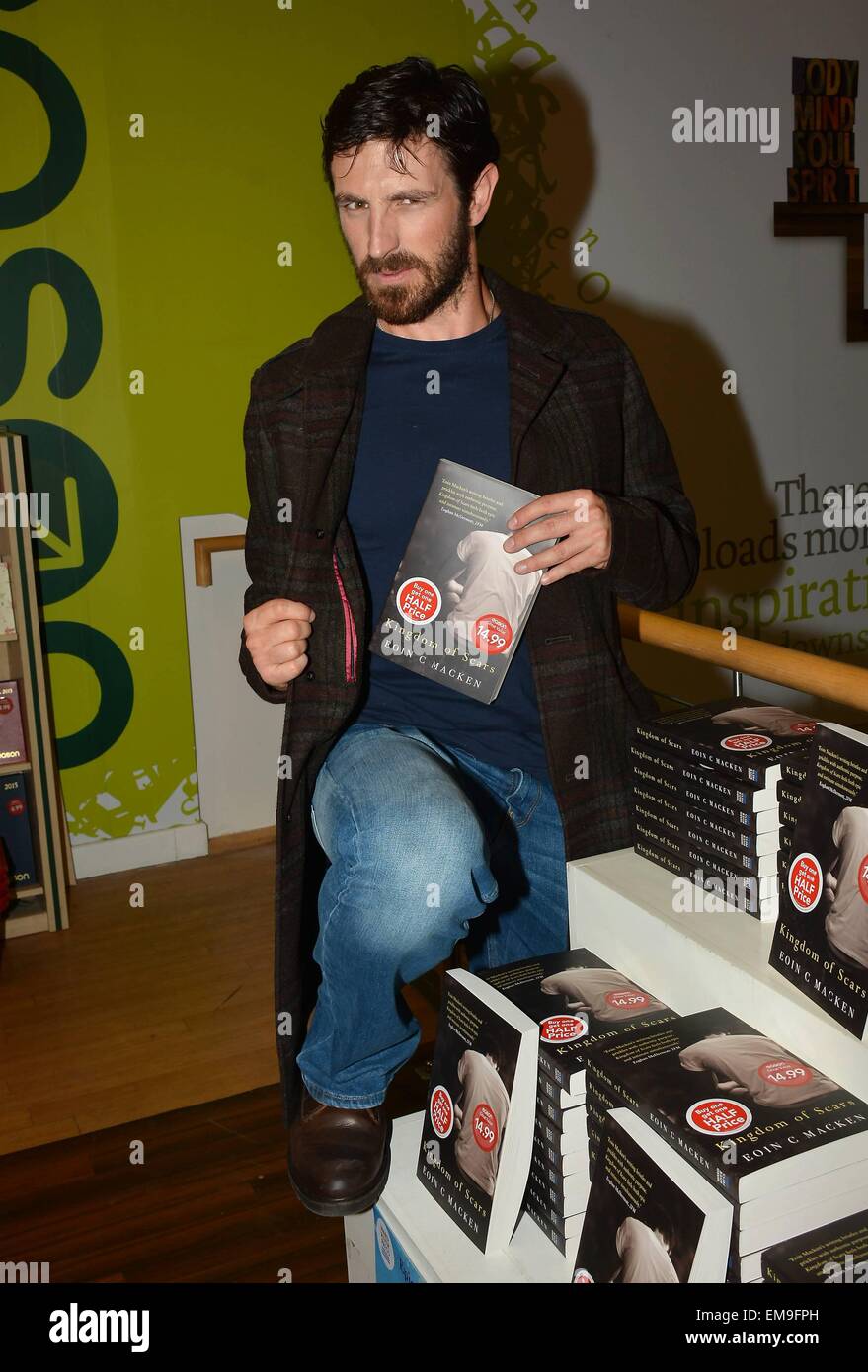 Merlin & The Night Shift Schauspieler Eoin Macken startet sein ...