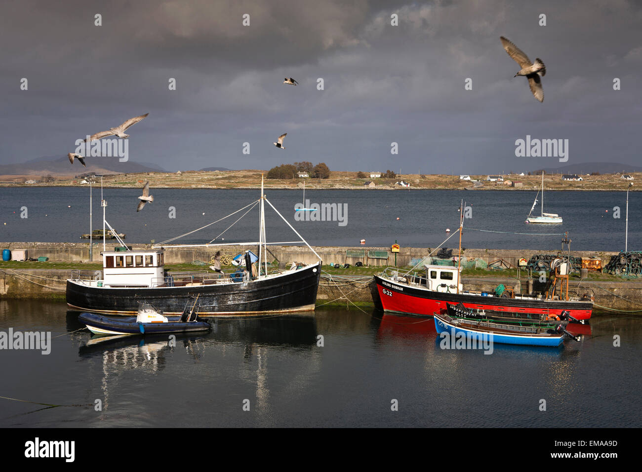 Boot fischerboote hafen hafen connemara galway roundstone irland -Fotos ...