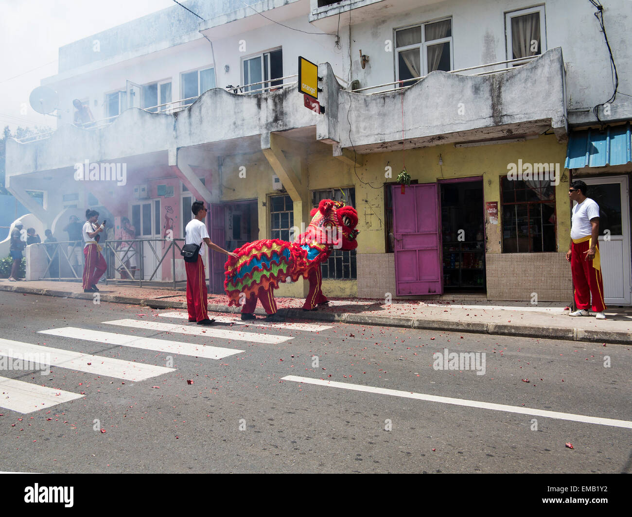 Nouvel an chinois a mont lubin -Fotos und -Bildmaterial in hoher ...