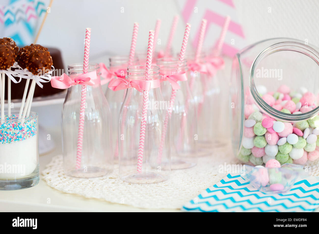 Candy jar -Fotos und -Bildmaterial in hoher Auflösung – Alamy