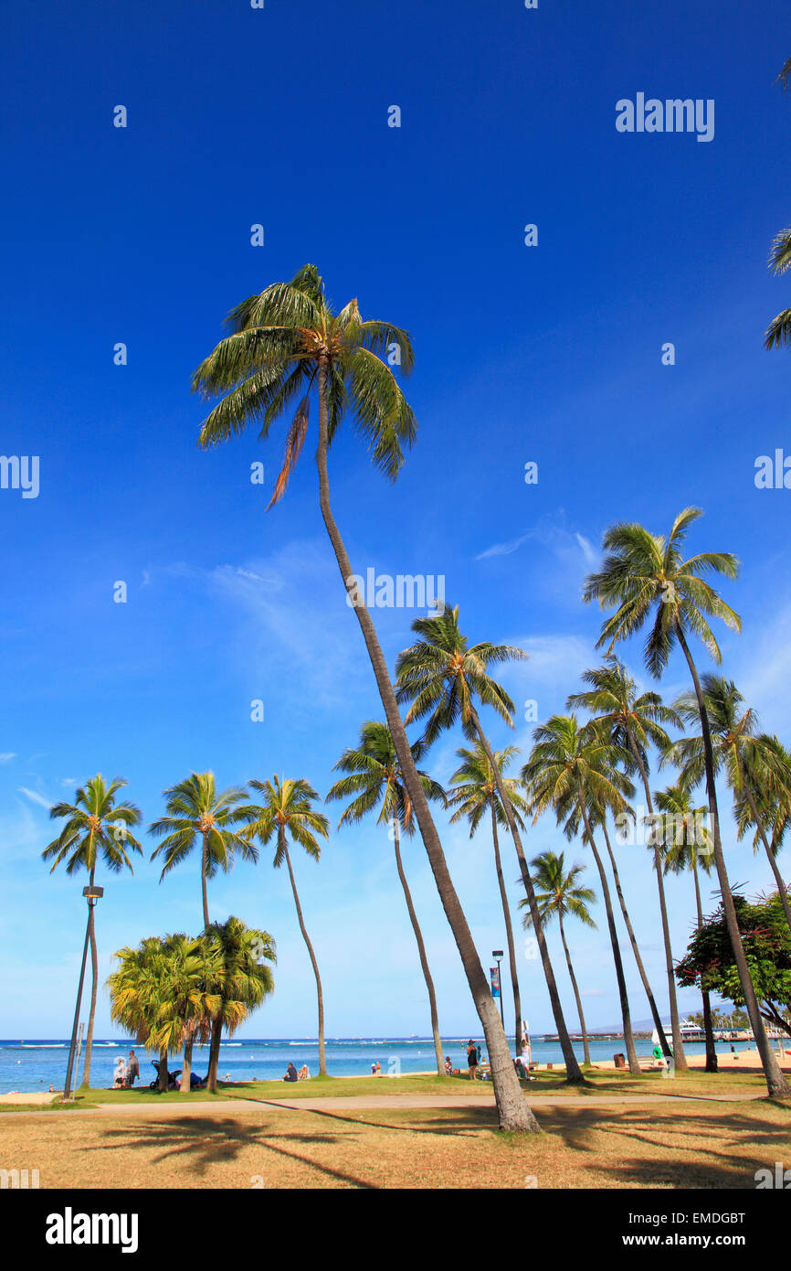 Strand mit menschen -Fotos und -Bildmaterial in hoher Auflösung – Alamy
