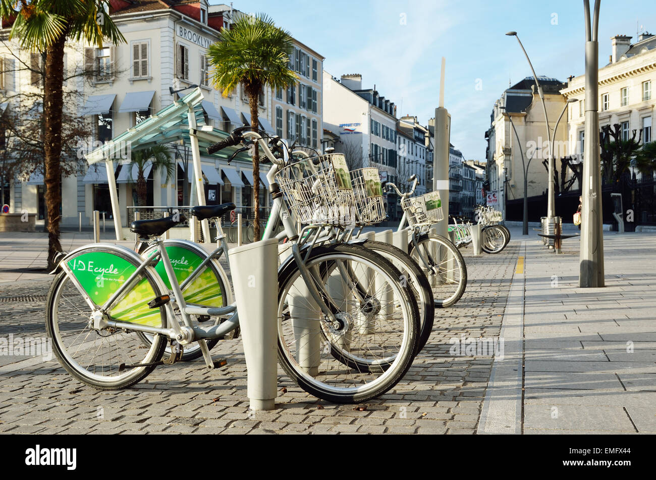 Freie station -Fotos und -Bildmaterial in hoher Auflösung – Alamy