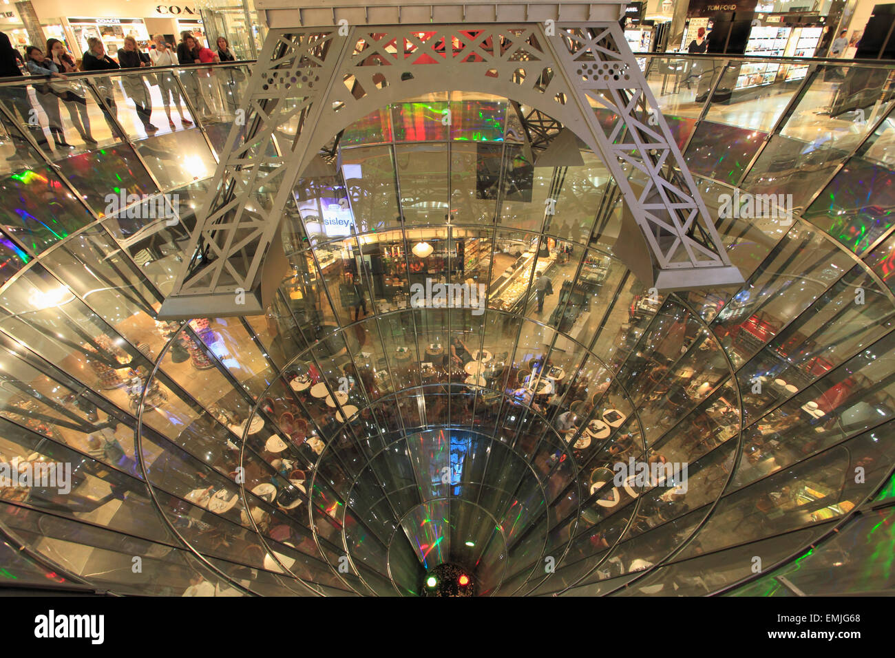 Galeries lafayette berlin -Fotos und -Bildmaterial in hoher Auflösung ...