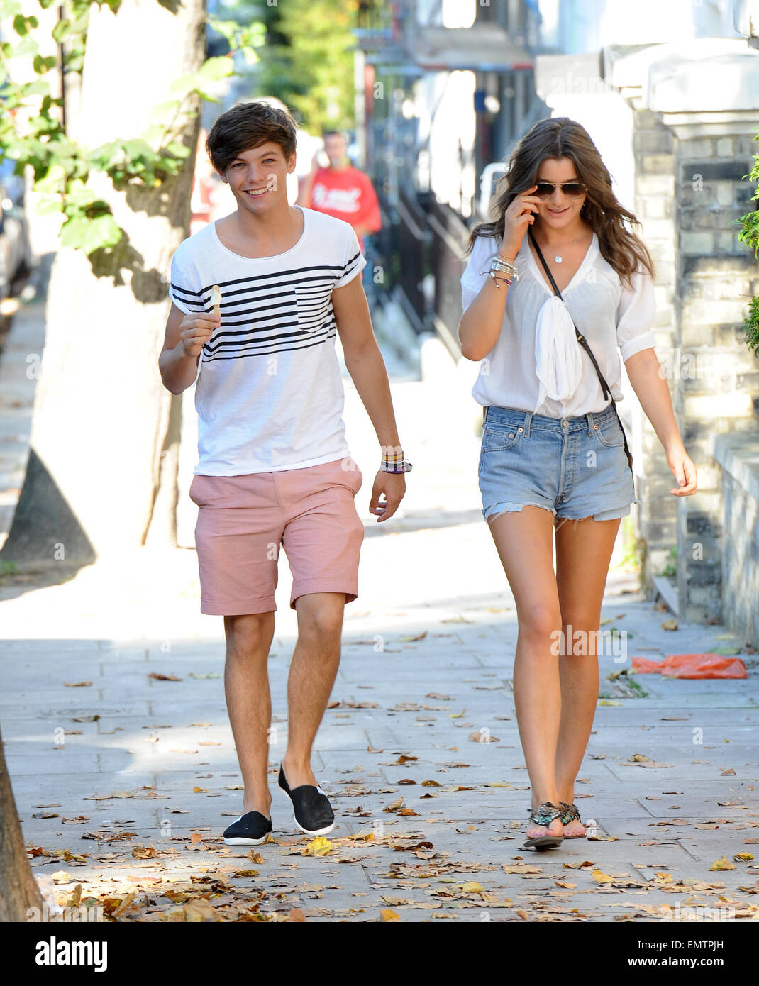 Eleanor Calder And Louis Tomlinson Stockfotos und -bilder Kaufen - Alamy