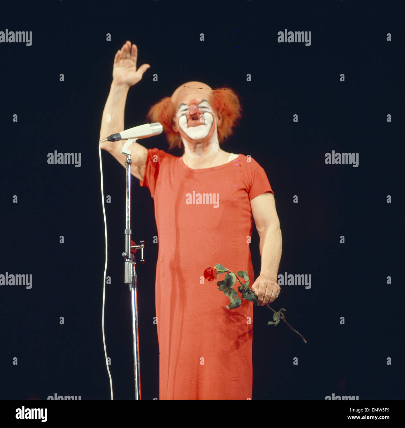 Charlie rivel -Fotos und -Bildmaterial in hoher Auflösung – Alamy