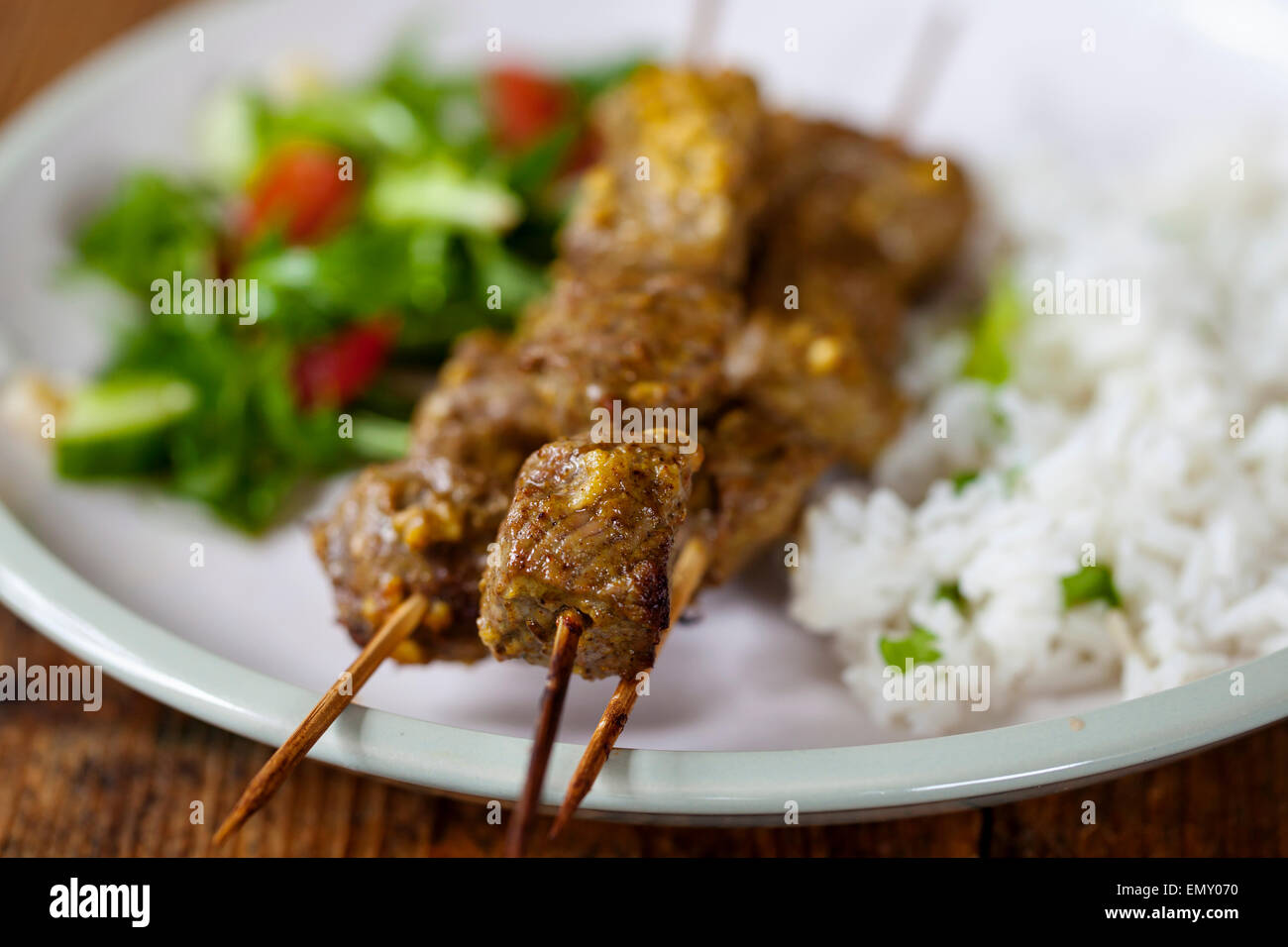 Shish kebab rice -Fotos und -Bildmaterial in hoher Auflösung – Alamy