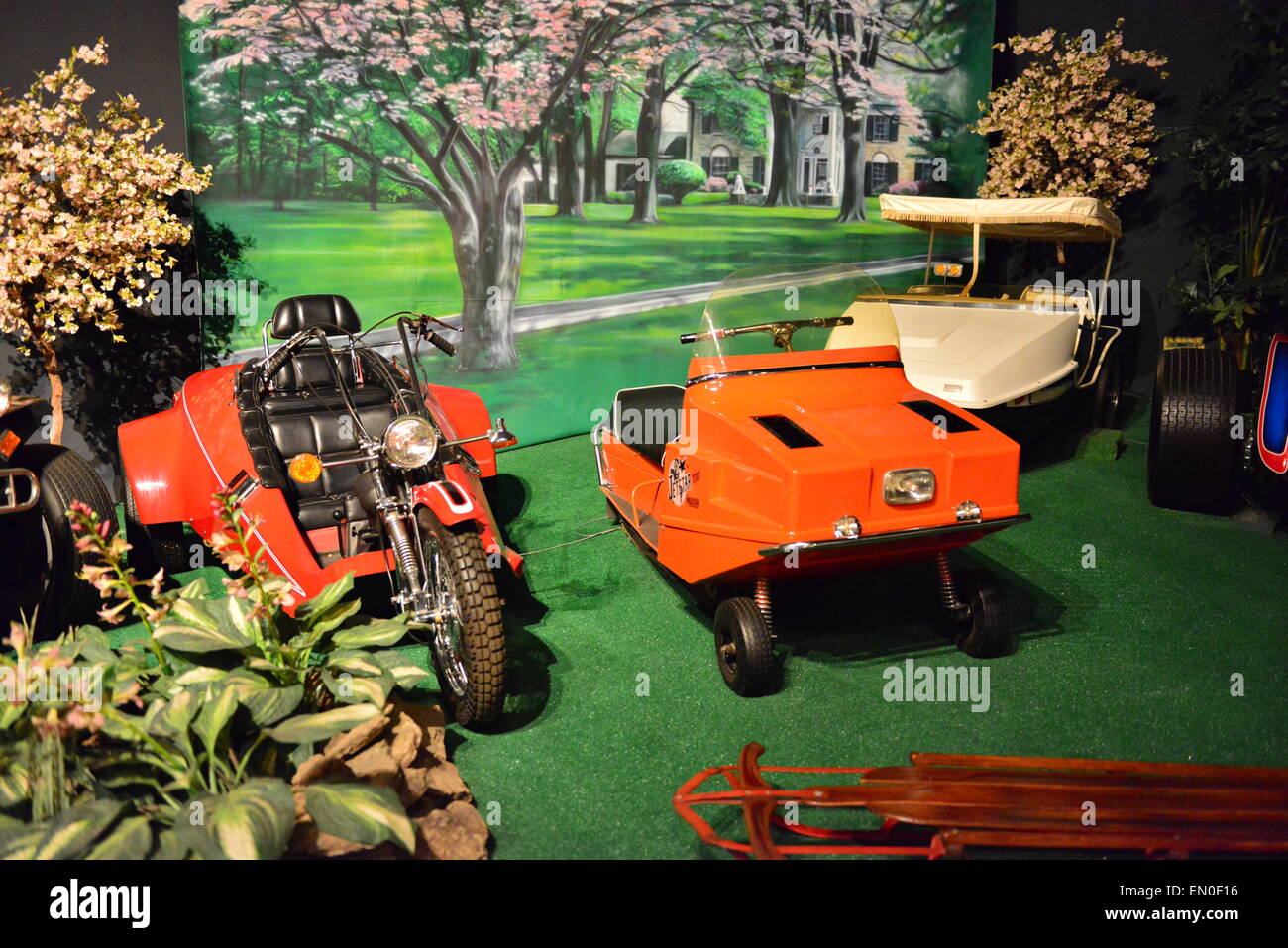 Elvis presley auto museum -Fotos und -Bildmaterial in hoher Auflösung ...