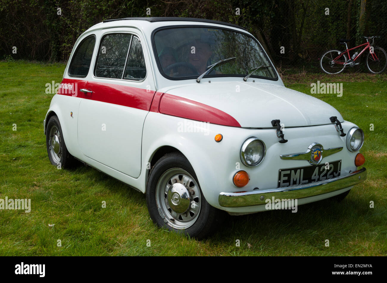 Oldtimer fiat 500 -Fotos und -Bildmaterial in hoher Auflösung – Alamy