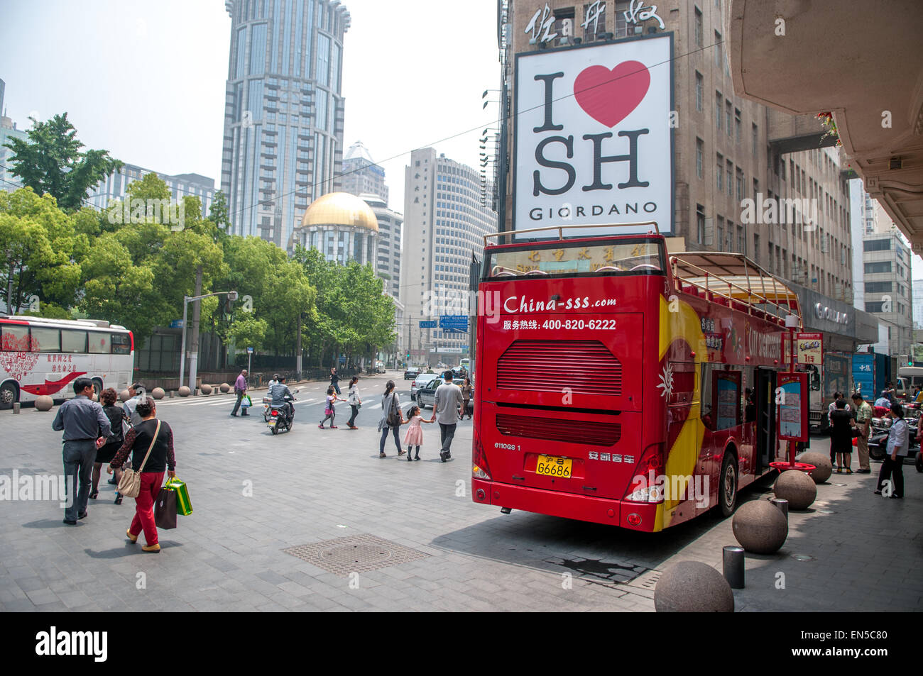 Shanghai Bus Stockfotos und -bilder Kaufen - Alamy