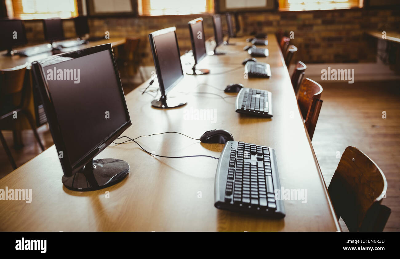 Computerraum schule -Fotos und -Bildmaterial in hoher Auflösung – Alamy