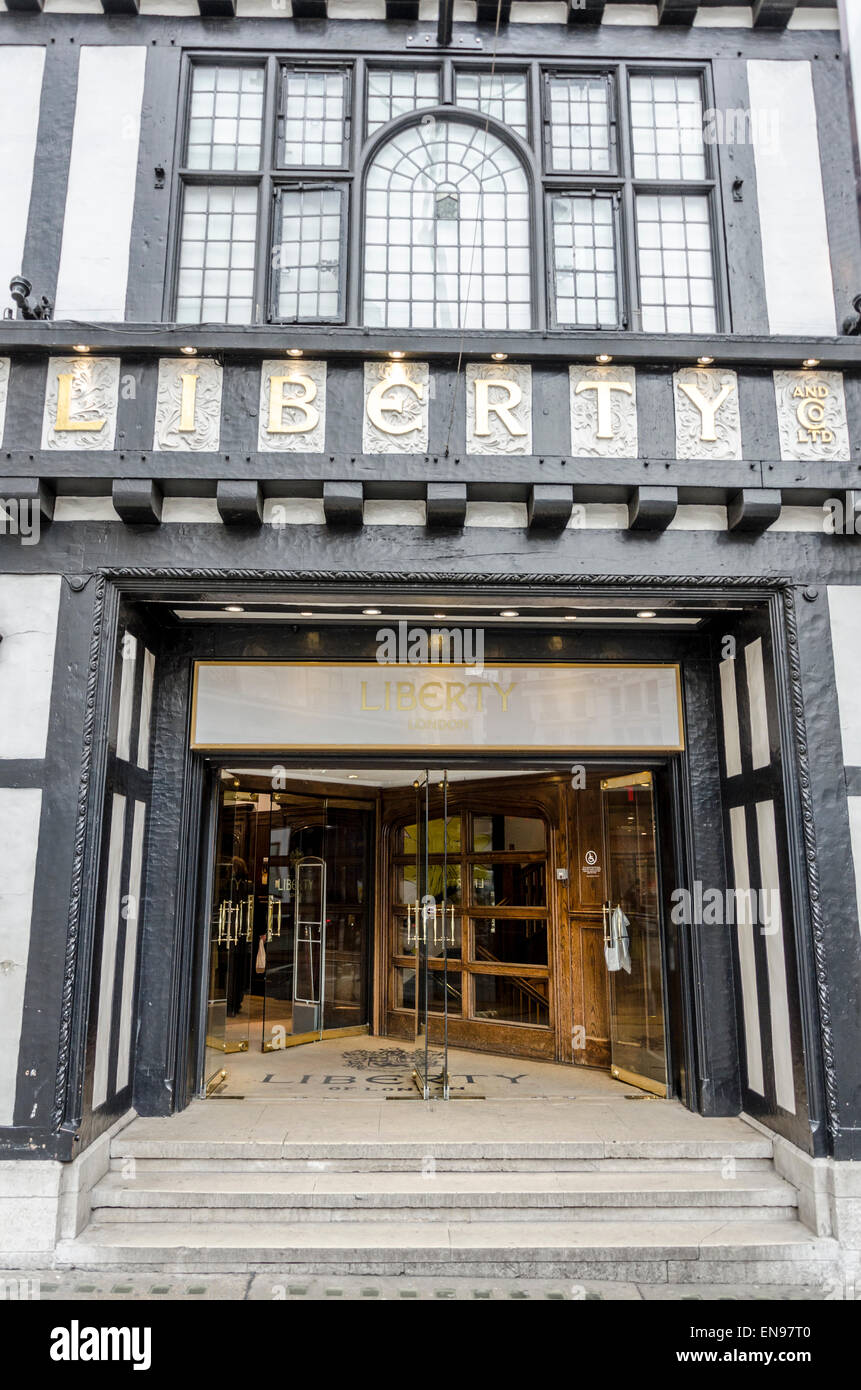 Liberty shop libertys london -Fotos und -Bildmaterial in hoher ...