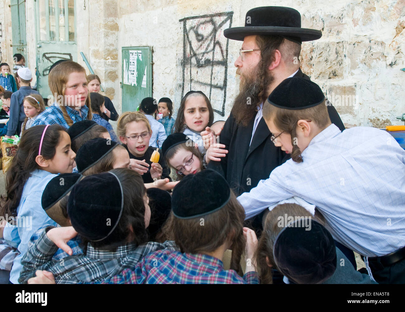 Ultra orthodox jew -Fotos und -Bildmaterial in hoher Auflösung – Alamy
