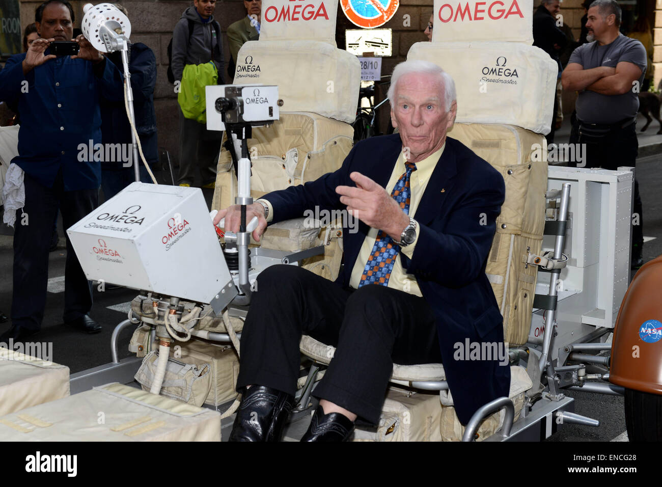 Astronaut Eugene Cernan, Kommandant von Apollo 17 und ging auf dem Mond ...