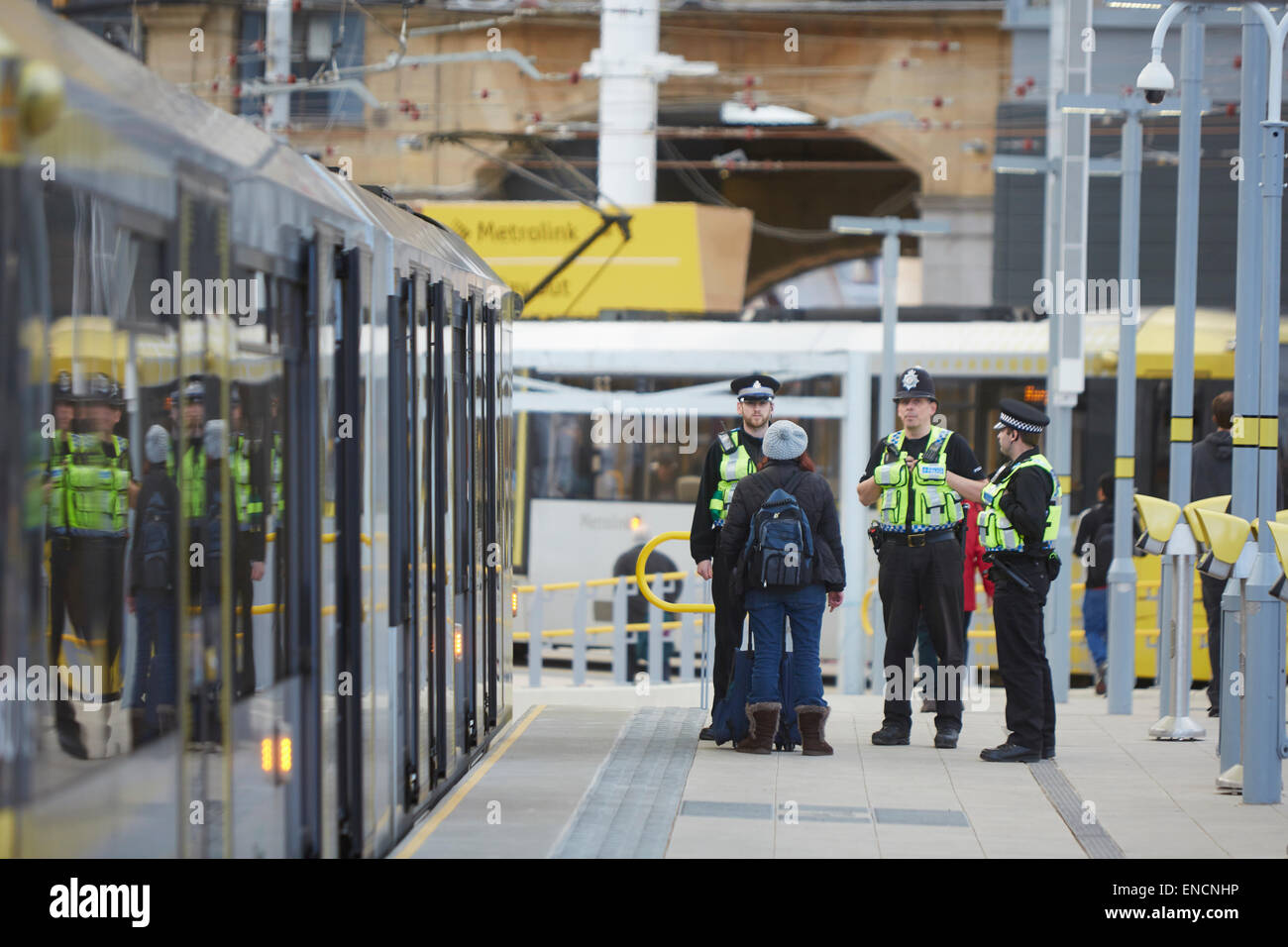 Der Bahnhof Manchester Victoria und Metrolink Straßenbahn Plattformen ...