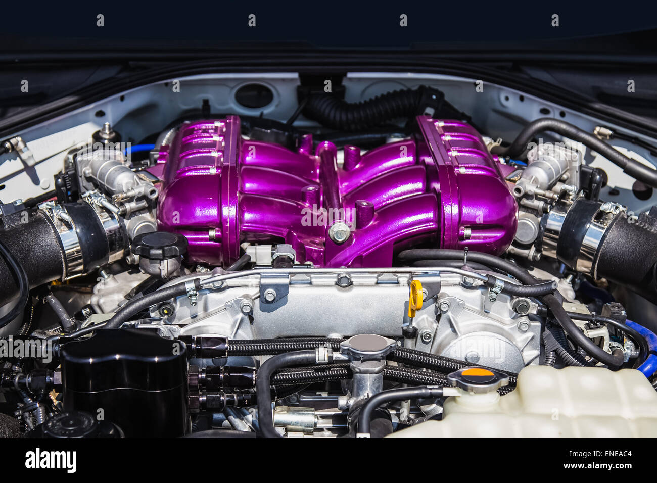 Automobile engine -Fotos und -Bildmaterial in hoher Auflösung – Alamy