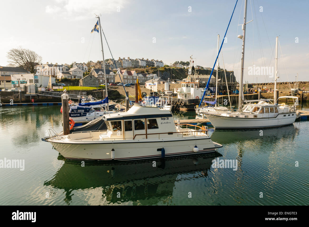 Boot boote yacht yachten -Fotos und -Bildmaterial in hoher Auflösung ...