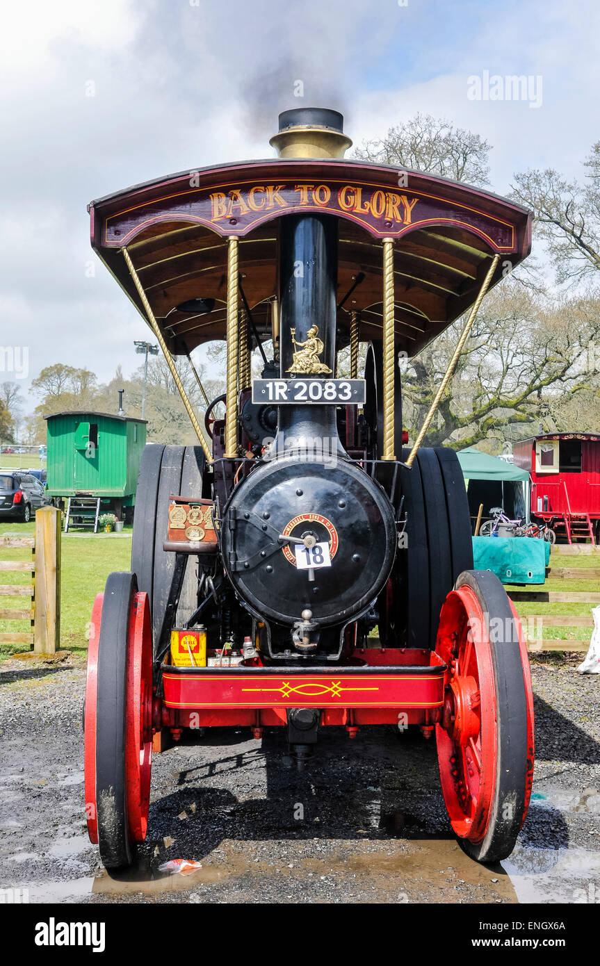 Landwirtschaftliche zugmaschine oder lokomotive, die von einer ...