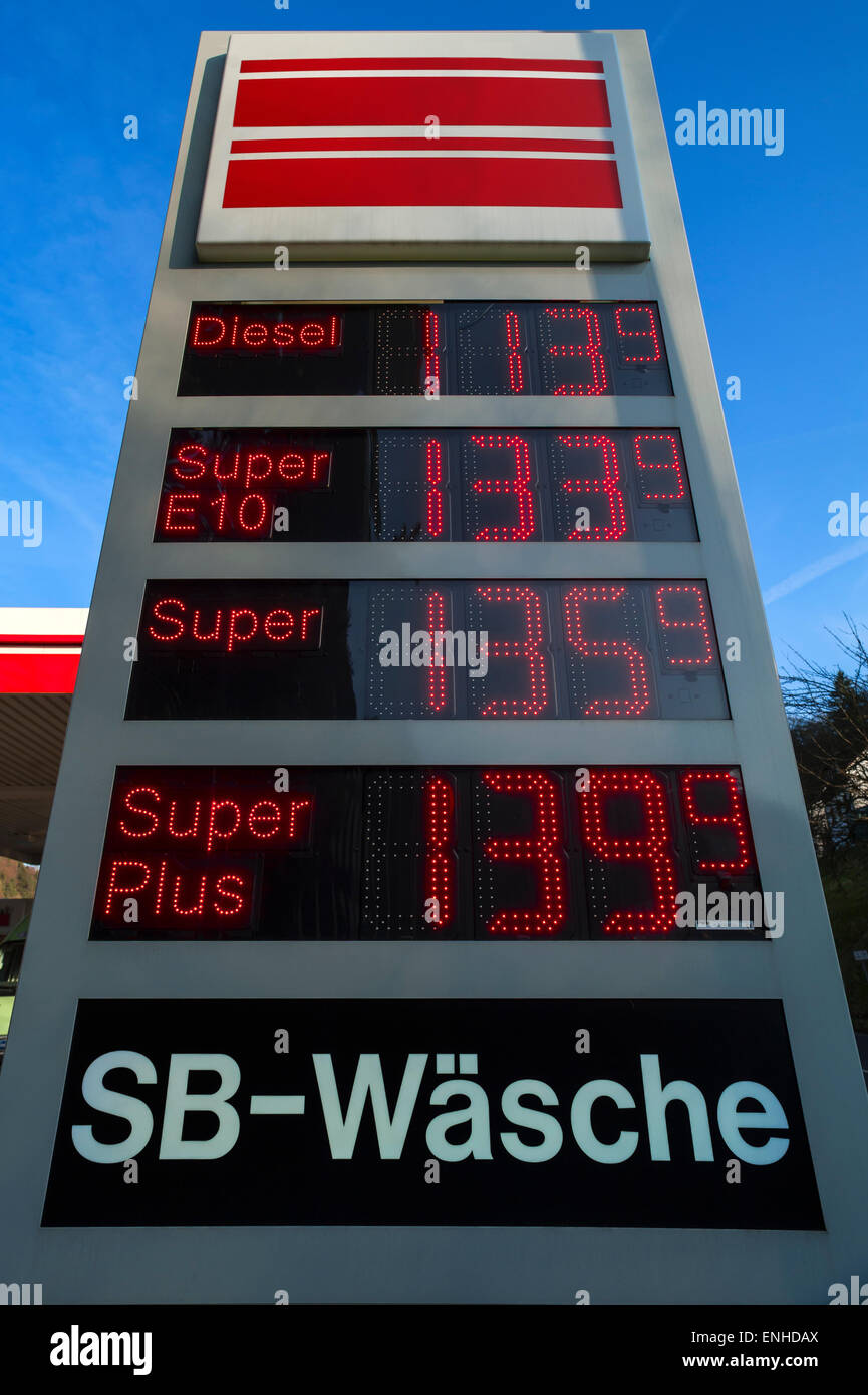 Tankstelle preis bord -Fotos und -Bildmaterial in hoher Auflösung – Alamy