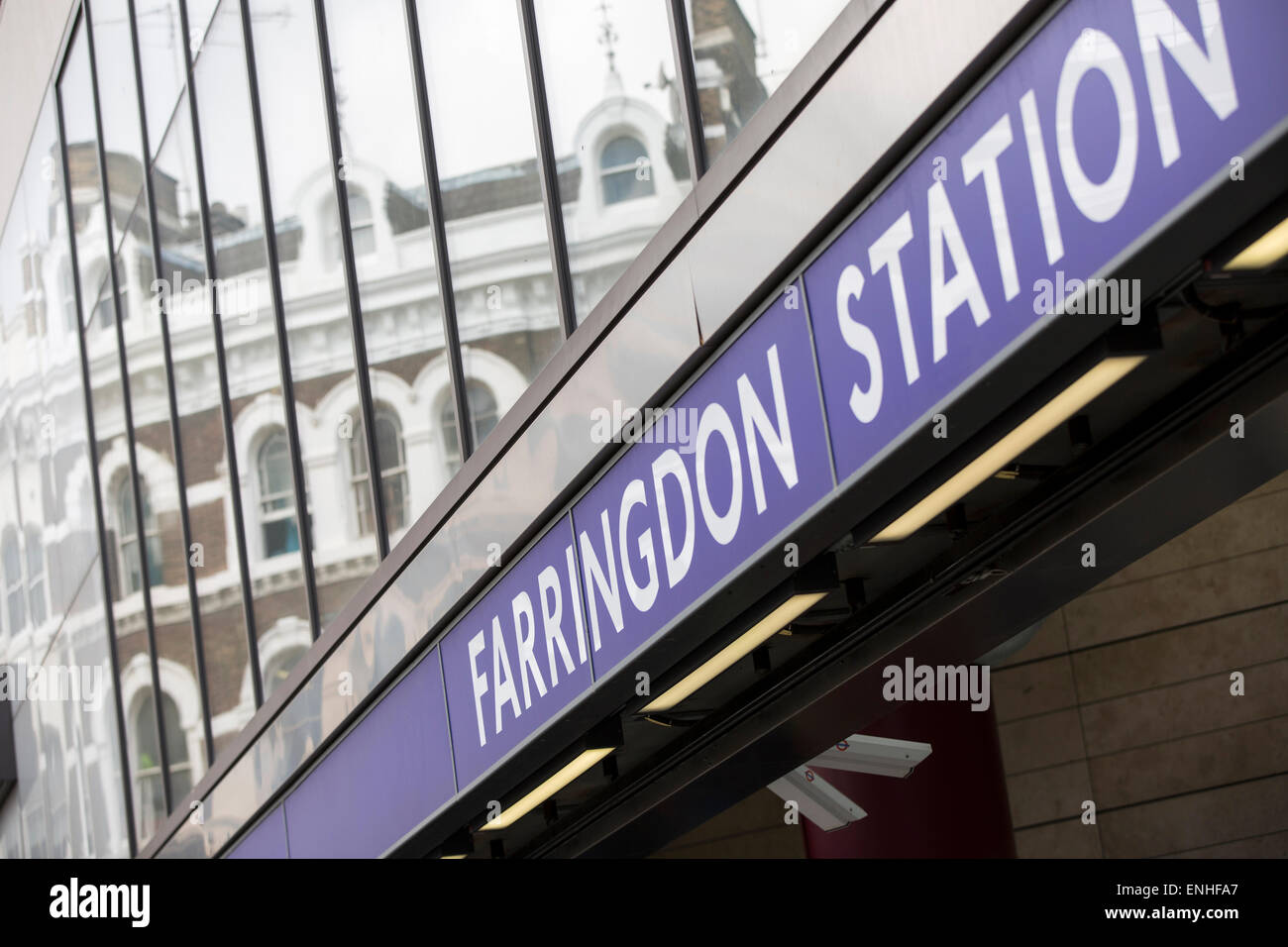 Farringdon underground tube station sign -Fotos und -Bildmaterial in ...
