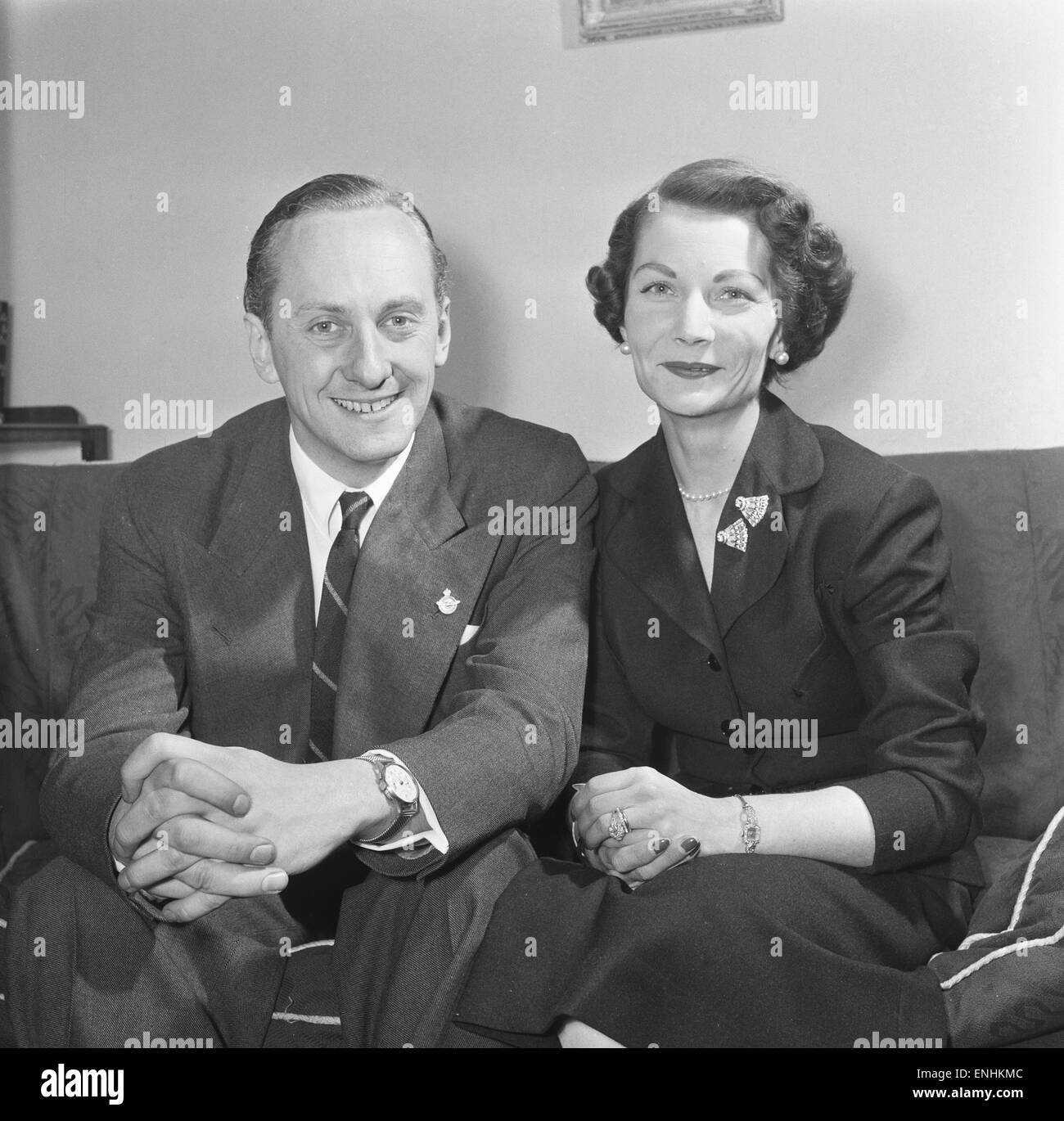 Moderatorin ehefrau Schwarzweiß-Stockfotos und -bilder - Alamy