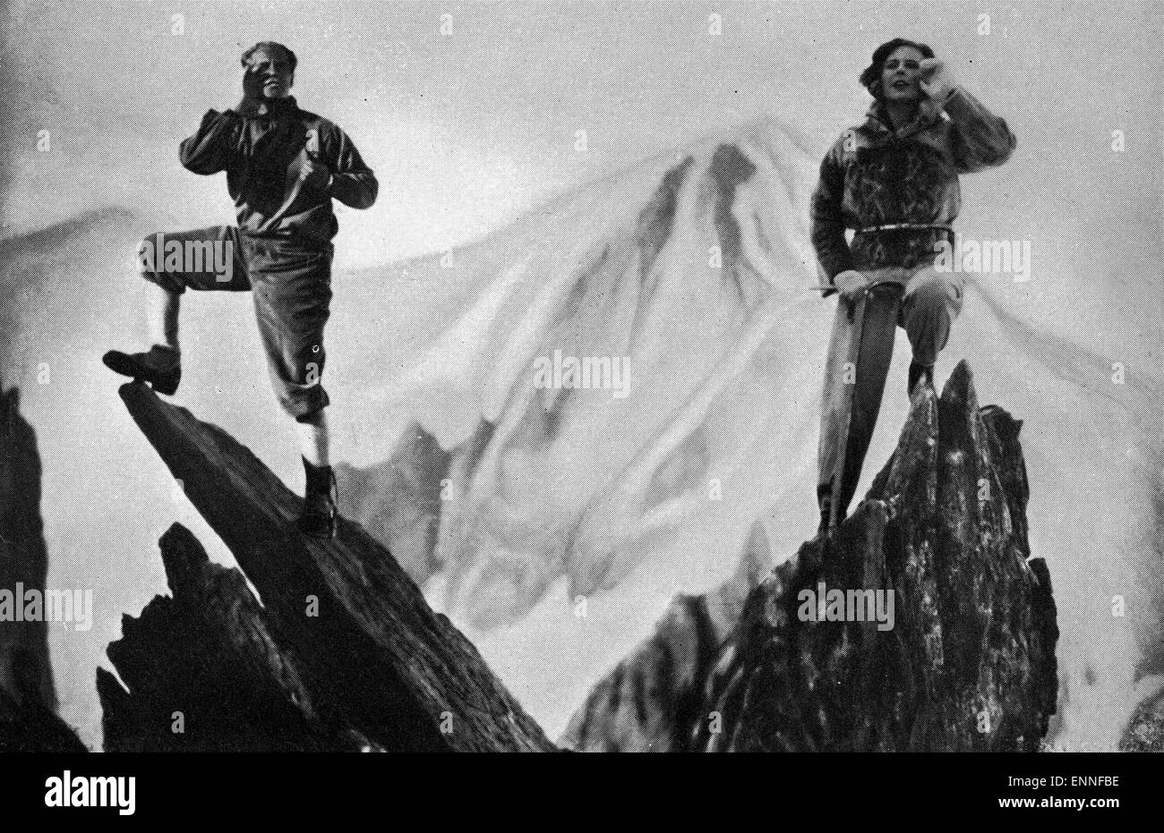 über dem berg Schwarzweiß-Stockfotos und -bilder - Alamy