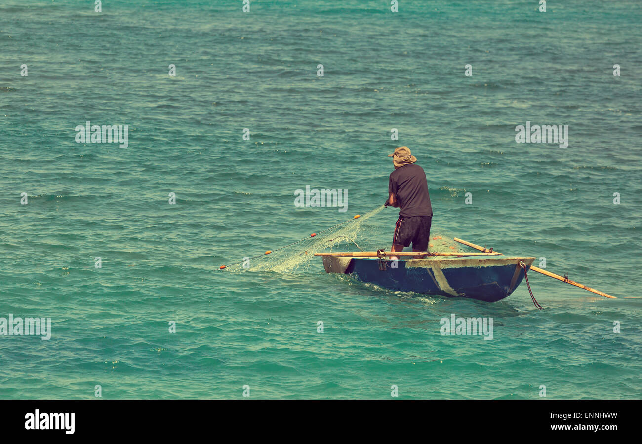 Fischer zieht netz -Fotos und -Bildmaterial in hoher Auflösung – Alamy