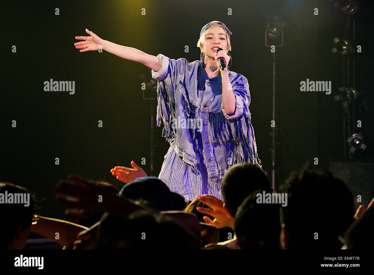 Singer una performs harajuku kawaii -Fotos und -Bildmaterial in hoher ...