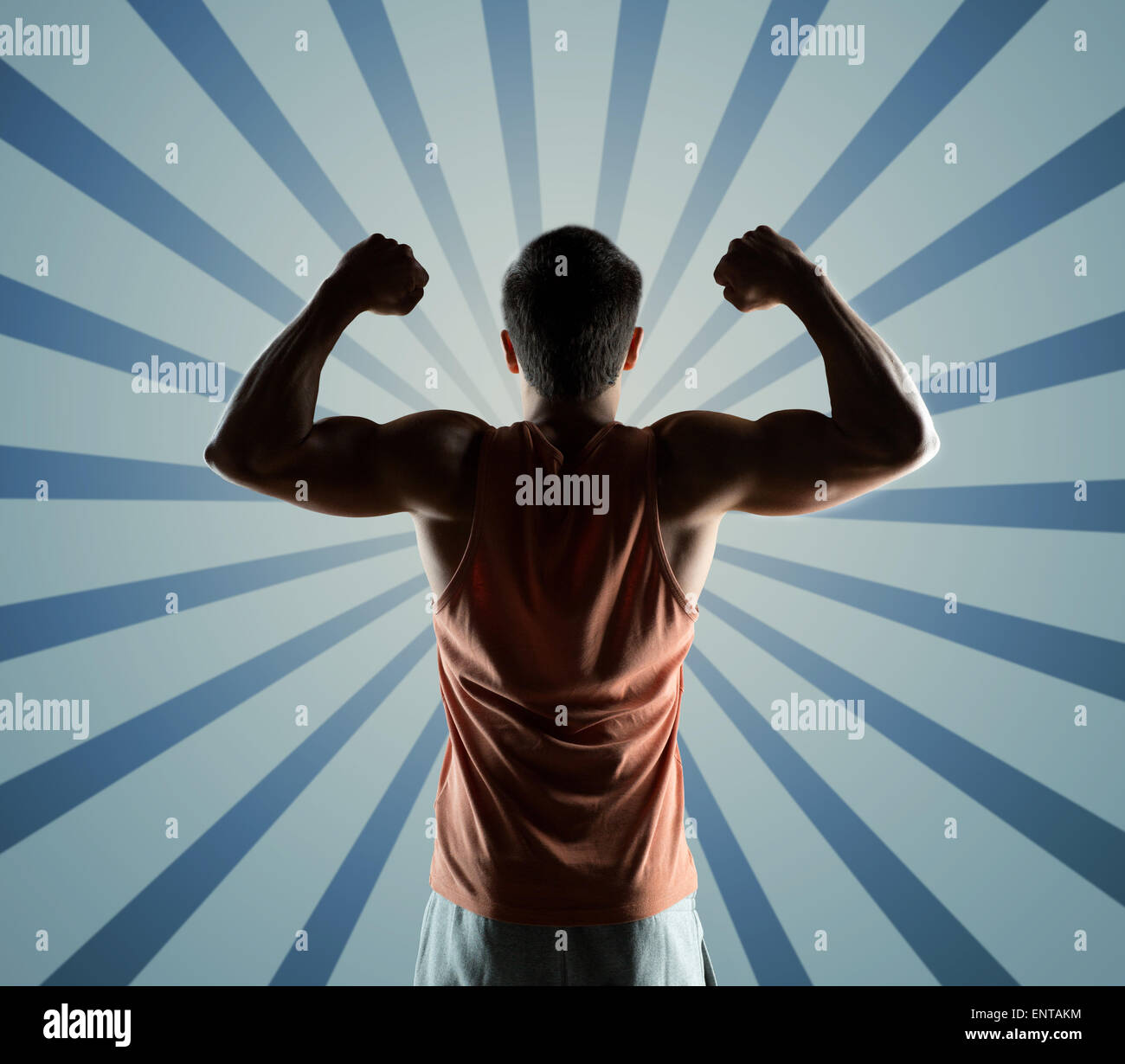 junger Mann oder Bodybuilder zeigt Bizeps Stockfotografie - Alamy