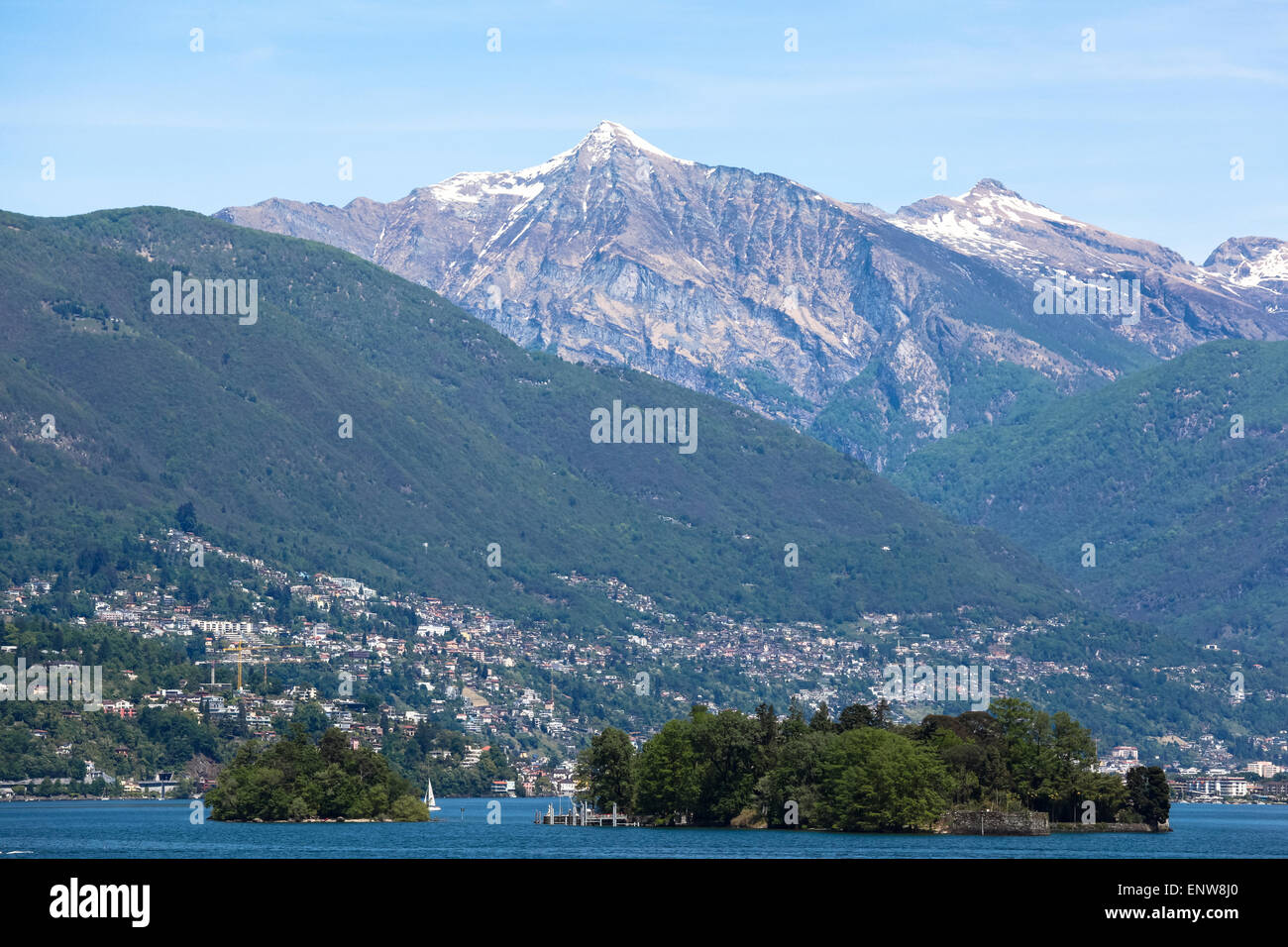 Isole di Brissago (Brissago-Inseln) und Schweizer Alpen im Hintergrund ...