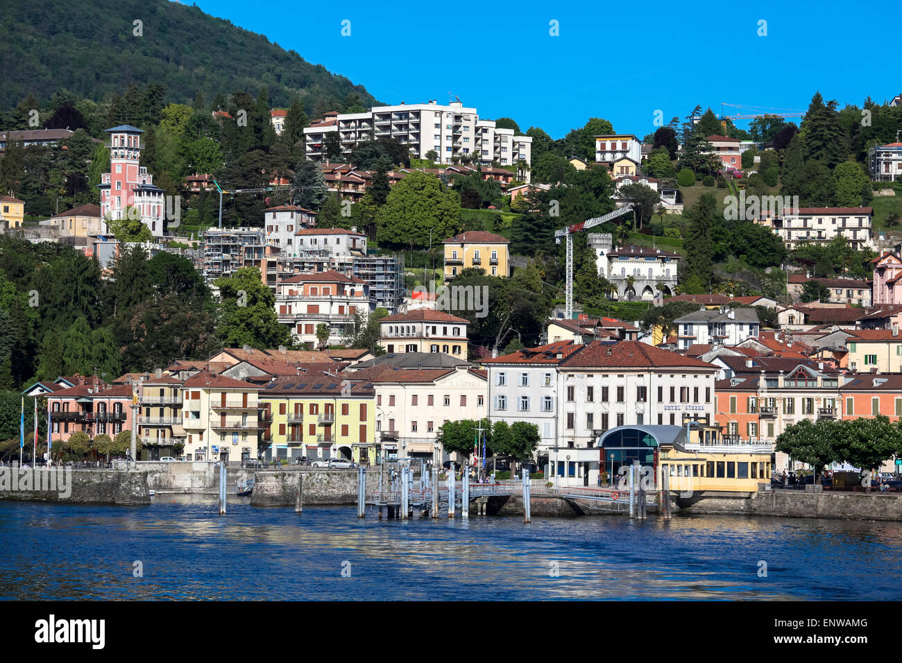 Luino und der lago maggiore -Fotos und -Bildmaterial in hoher Auflösung ...