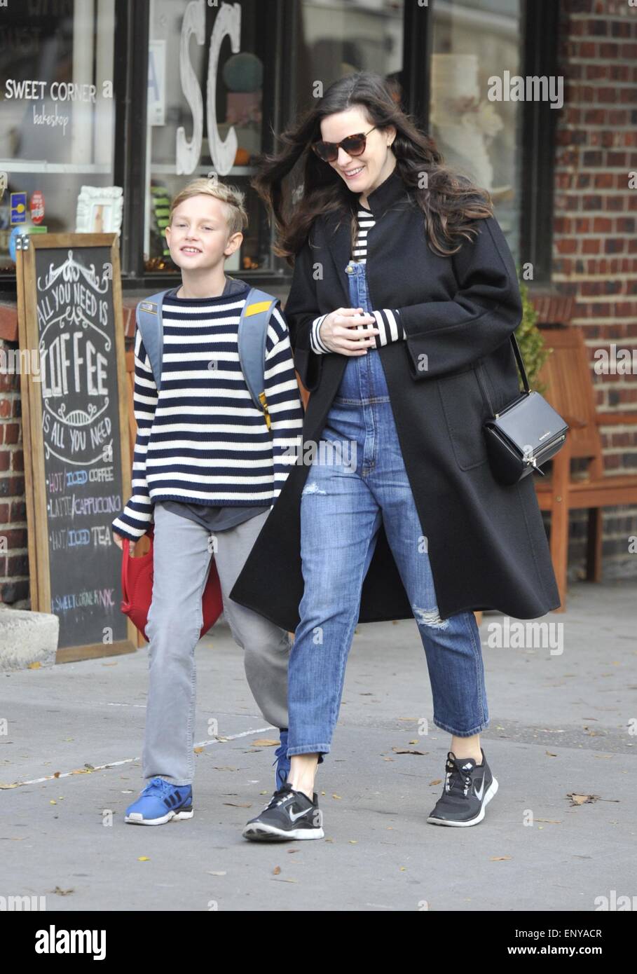 Liv tyler and milo william langdon -Fotos und -Bildmaterial in hoher ...