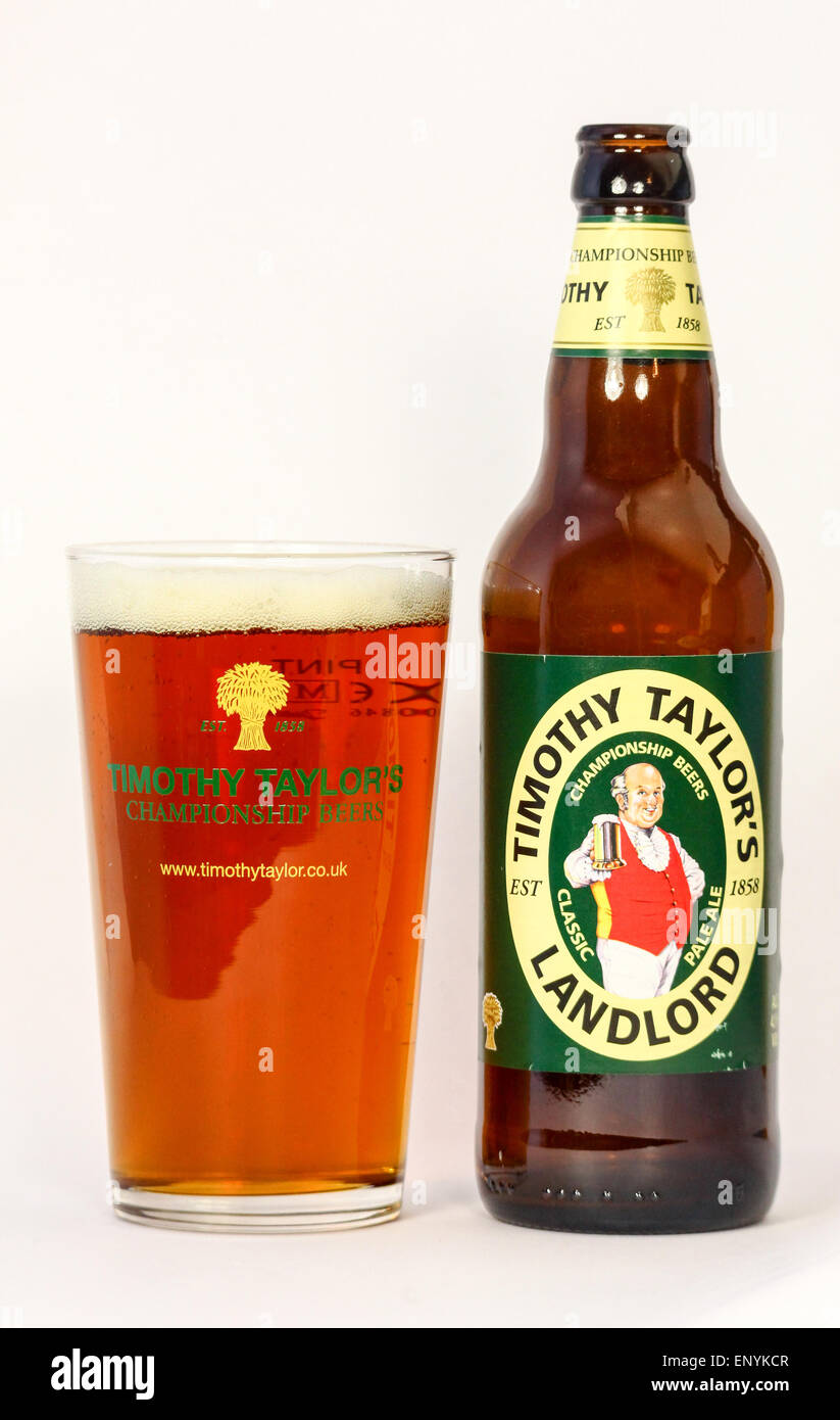 Full pint of beer -Fotos und -Bildmaterial in hoher Auflösung – Alamy