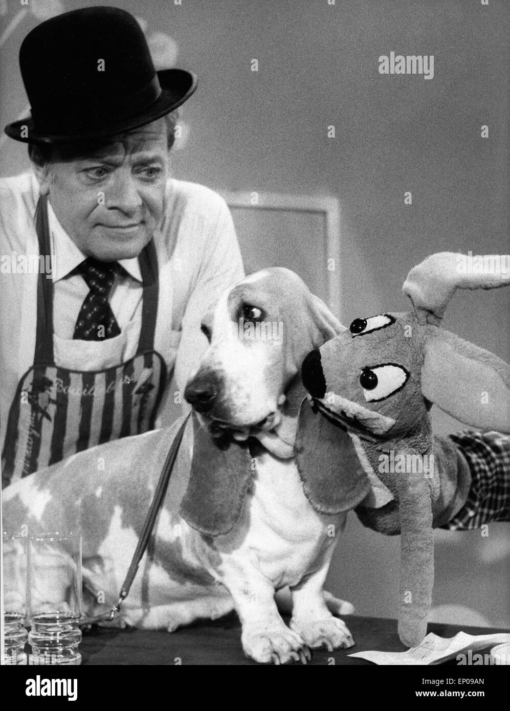Ein Bassett ist Heute Im Studio der ARD Kinderserie Spaß Muß Sein. Arno ...