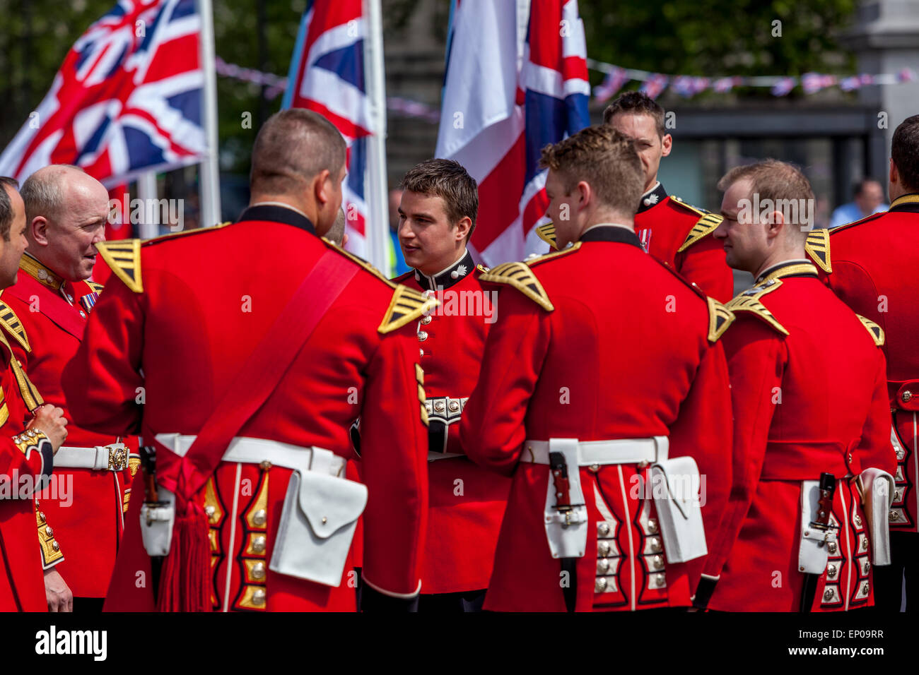 Die Band der Grenadier Guards auf dem Trafalgar Square zum 70 ...