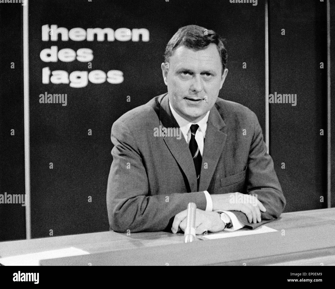 Der Reporter Gustav Trampe als Moderator der "themen des Tages" ist der ...