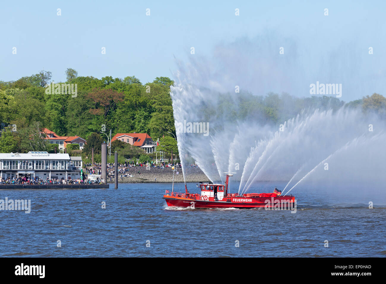 Feuerboot die feuerwehr hamburg -Fotos und -Bildmaterial in hoher ...