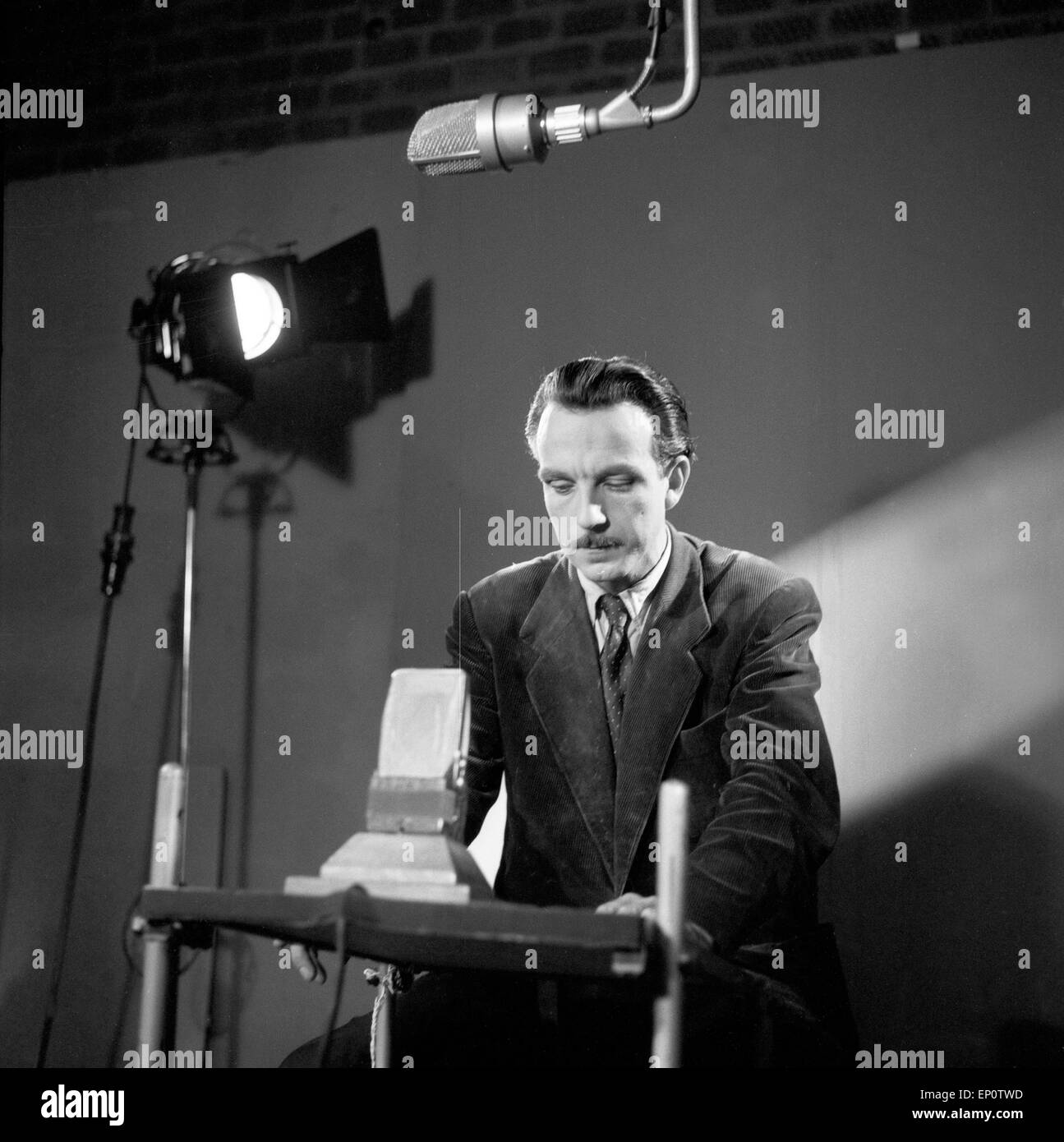 Die deutsche schauspielerin und moderatorin Schwarzweiß-Stockfotos und ...