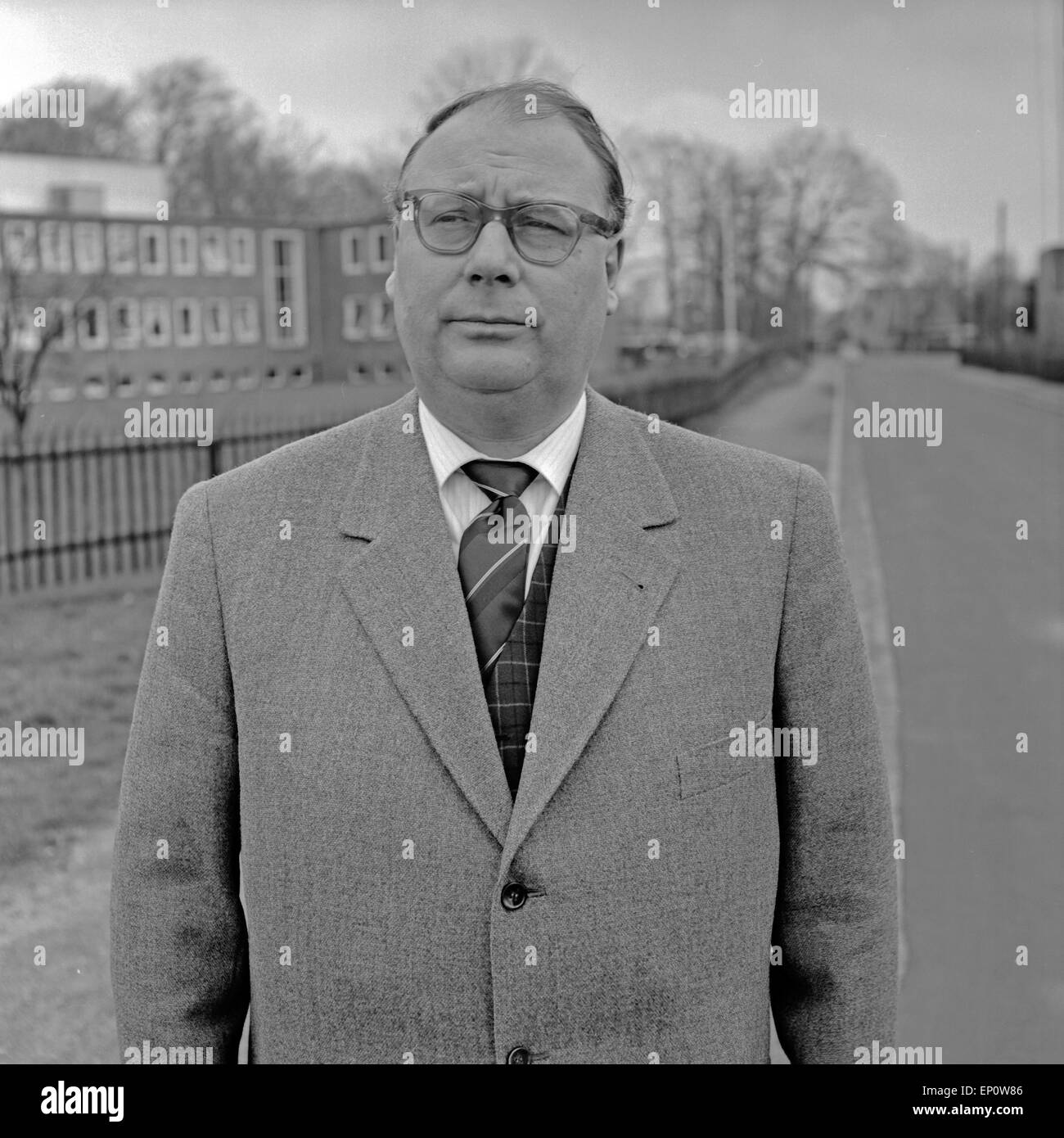 Heinz erhardt portrait -Fotos und -Bildmaterial in hoher Auflösung – Alamy