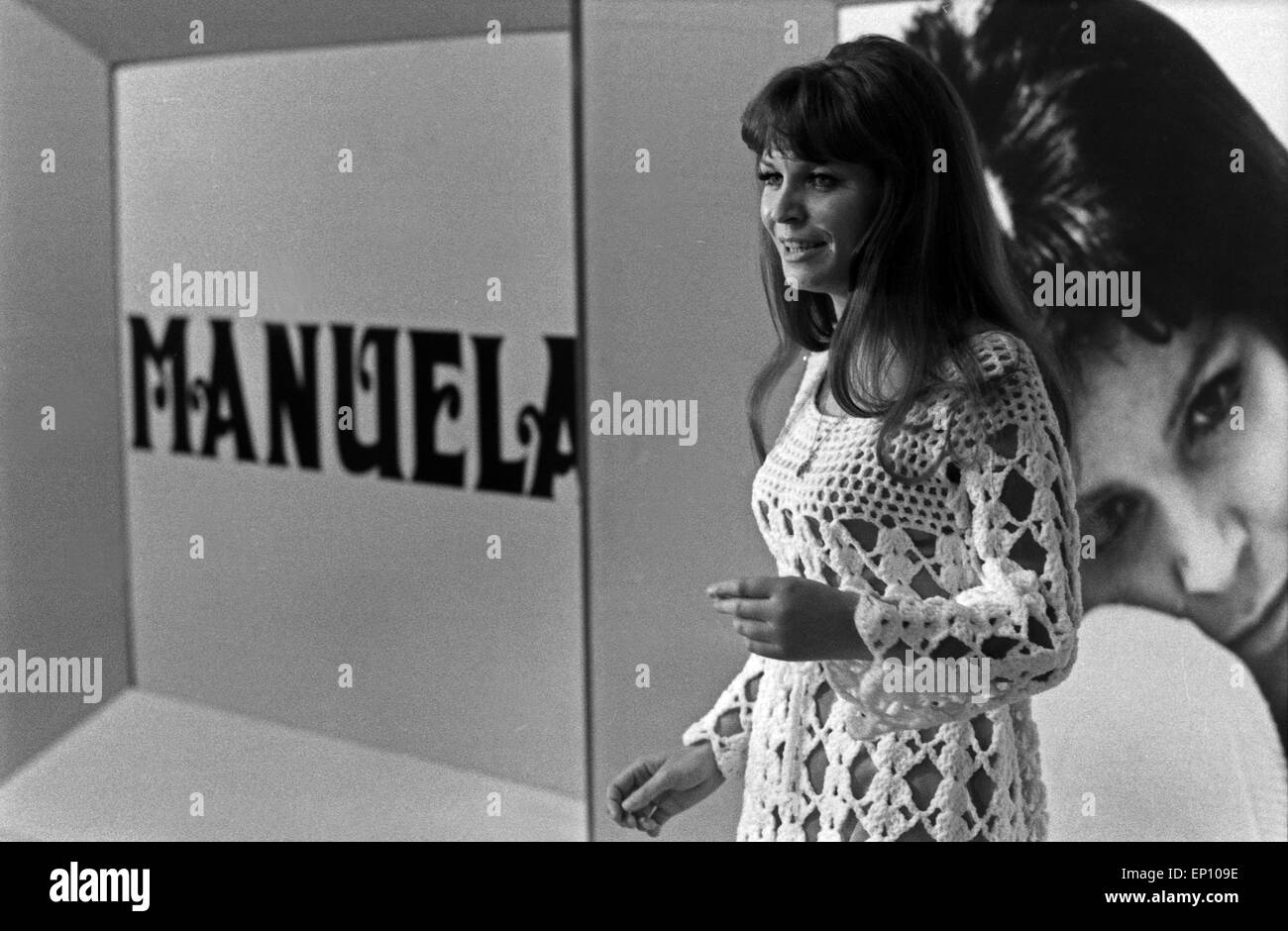 Manuela sängerin Schwarzweiß-Stockfotos und -bilder - Alamy