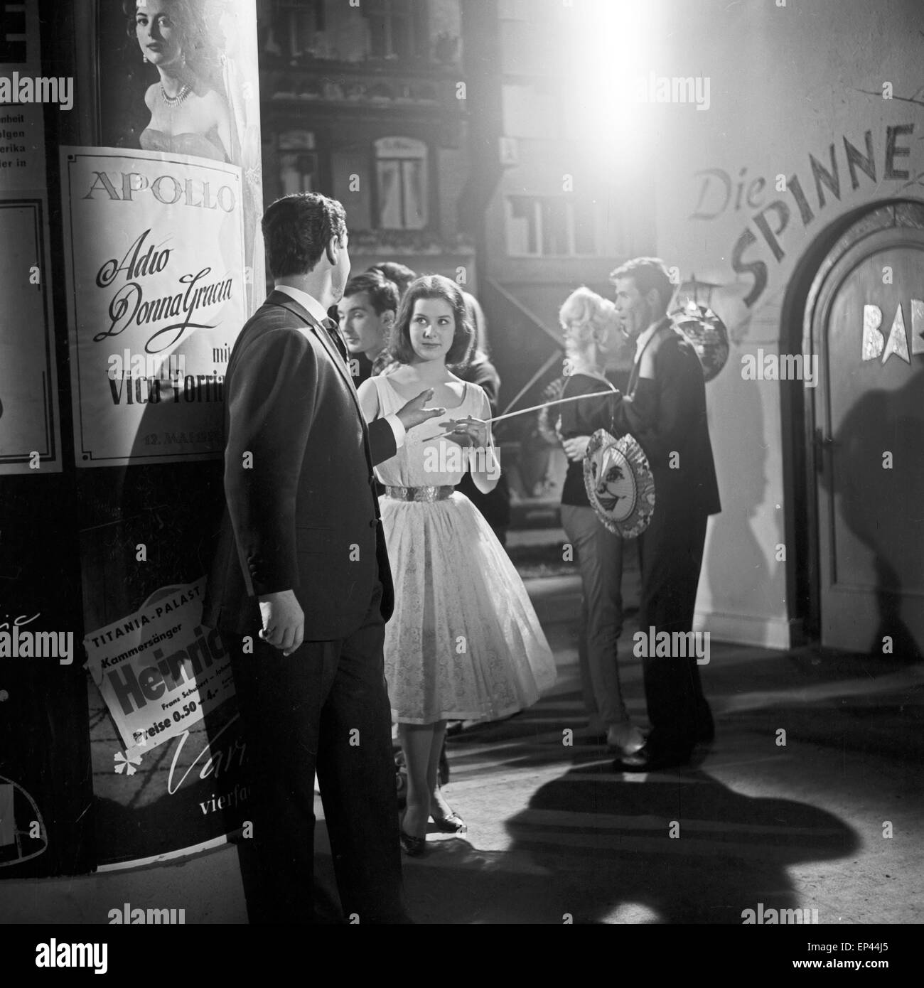 Studioaufbau Zu Einer Show Mit Dem Schweizer Sänger Vico Torriani in ...