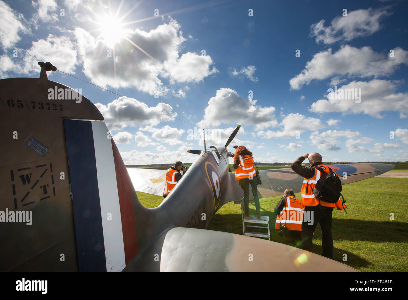 Fotograf macht Fotos von einer Supermarine Spitfire P9374 an das ...