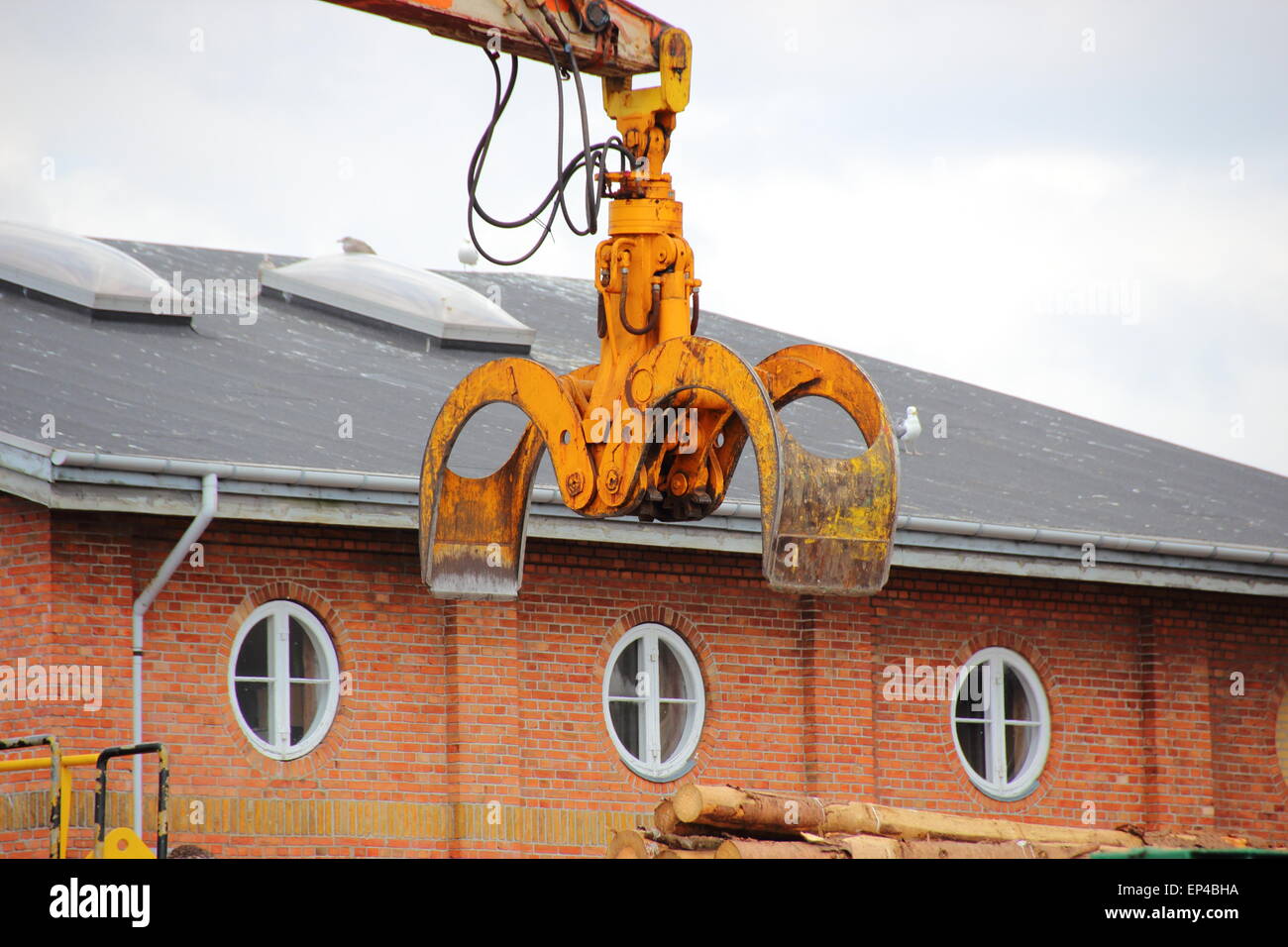 Hydraulischer greifer er -Fotos und -Bildmaterial in hoher Auflösung ...