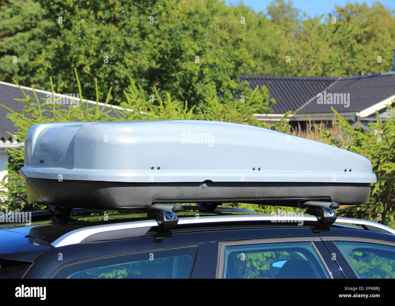 Dach des autos -Fotos und -Bildmaterial in hoher Auflösung – Alamy