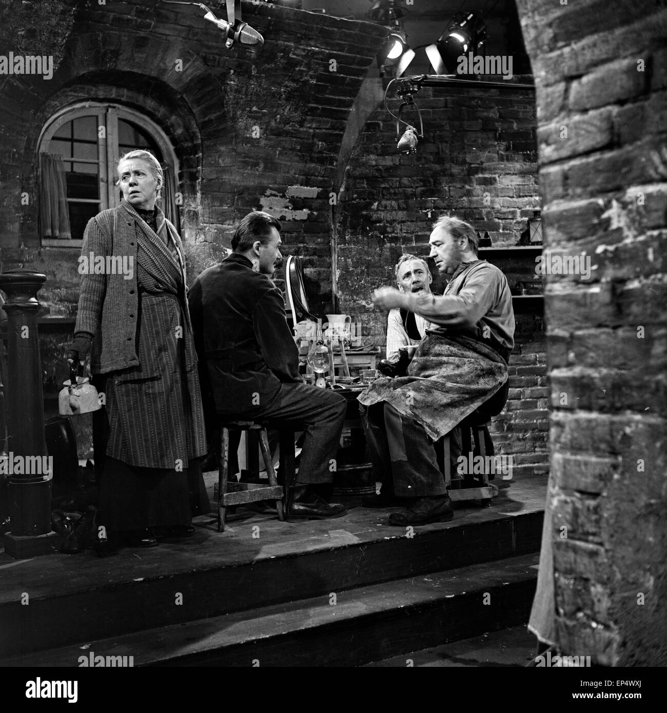 Der Rote Hahn, Fernsehfilm, Deutschland 1962, Regie: John Olden, Monia ...