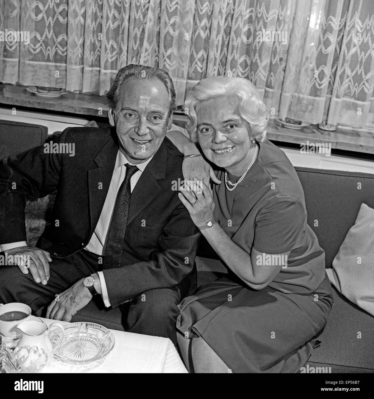 Hamburger Volksschauspielerin Heidi Kabel mit ihrem Ehemann Hans Mahler ...