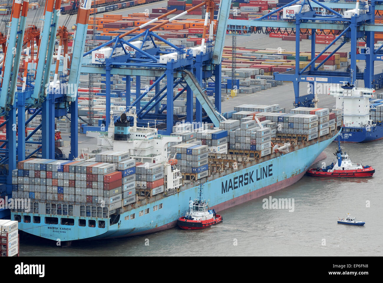 Bremerhaven, Deutschland. 14. Mai 2015. Das Containerschiff "Maersk ...