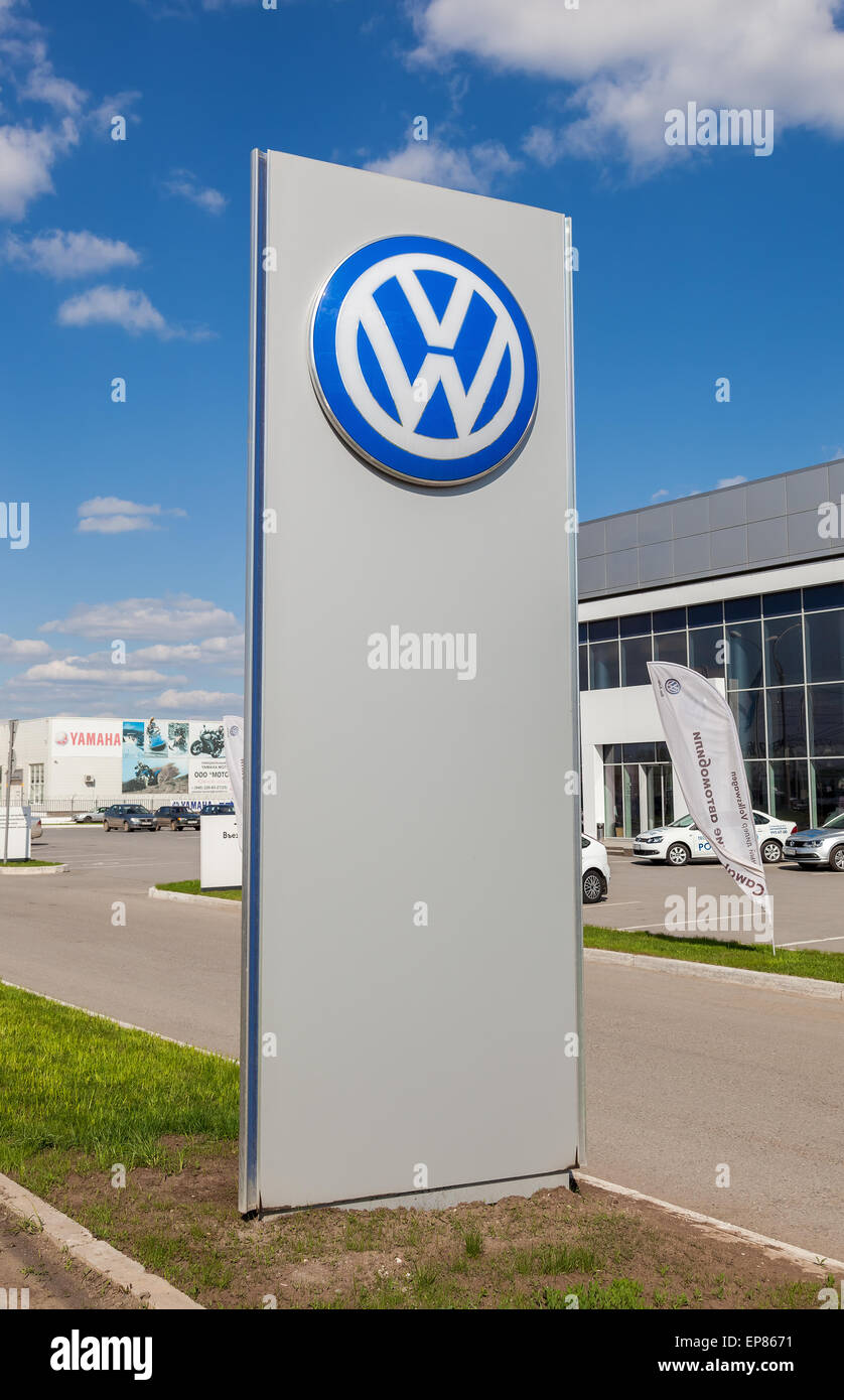 Offizielle Händler Zeichen von Volkswagen. Volkswagen ist der größte ...