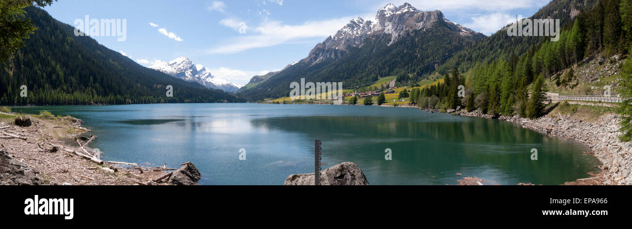 San Bernardino, Schweiz - 14. Mai 2015: Der künstliche See von Sufner ...