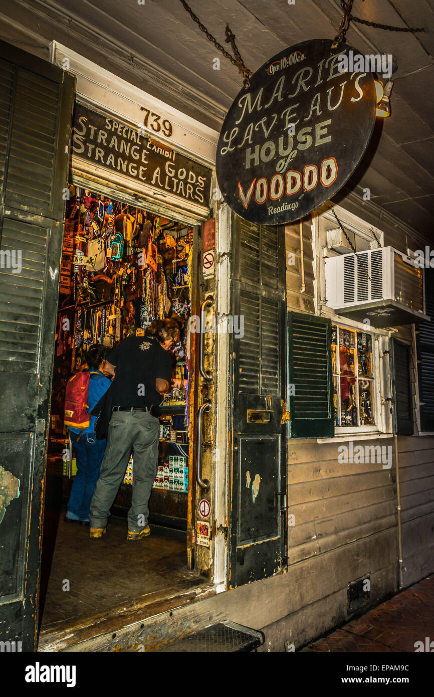 Voodoo haus -Fotos und -Bildmaterial in hoher Auflösung – Alamy